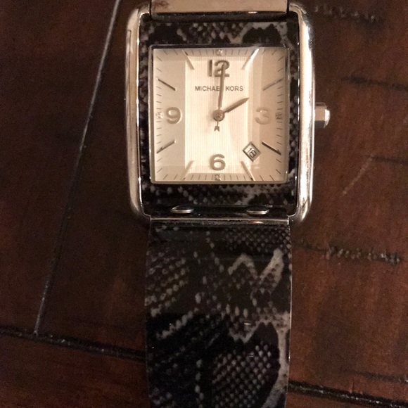 Michael Kors | Accessories | Michael Kors | Poshmark